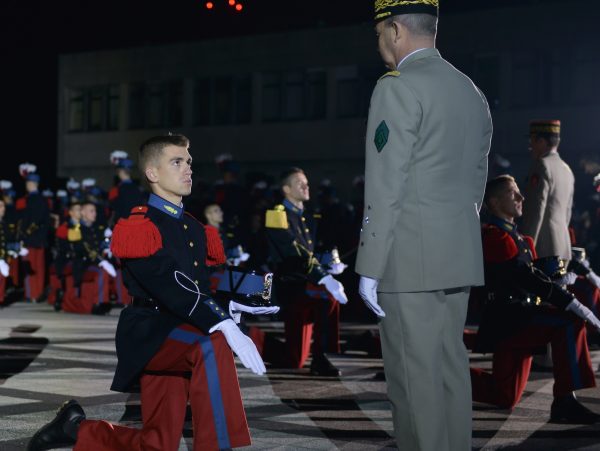Saint-Cyr Coëtquidan. Au coeur de la cérémonie Sabres et Casoar - La ...